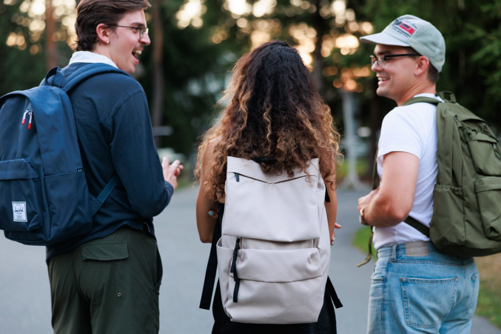 Tips To Buy A Good Backpack – Everything Becomes Fashion